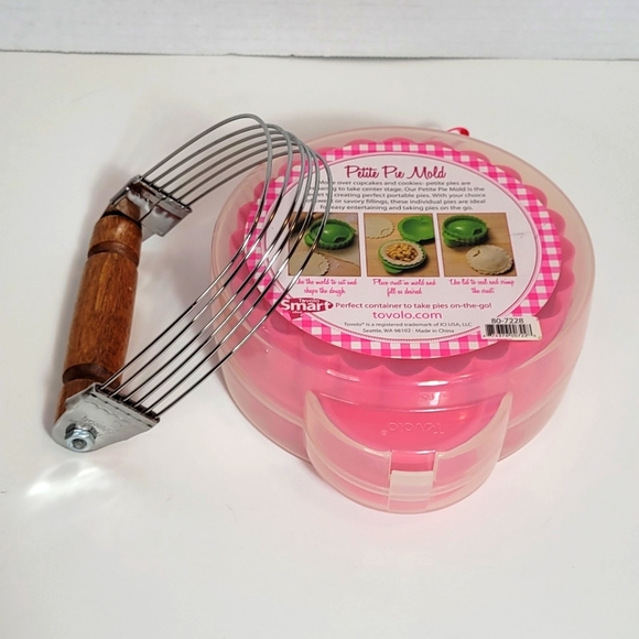 Kitchen | Hand Pies Baking Set Pastry Cutter Heart Shape Pie Mold Nwt ...